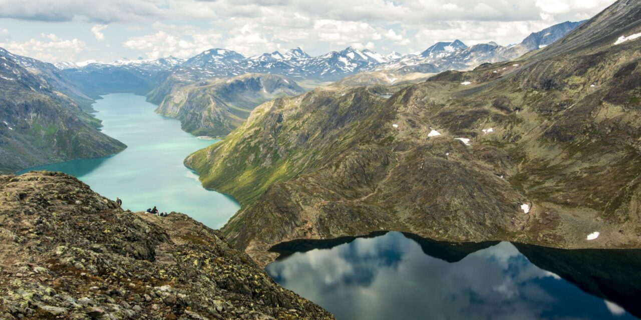 Besseggen - Jotunheimen Travel
